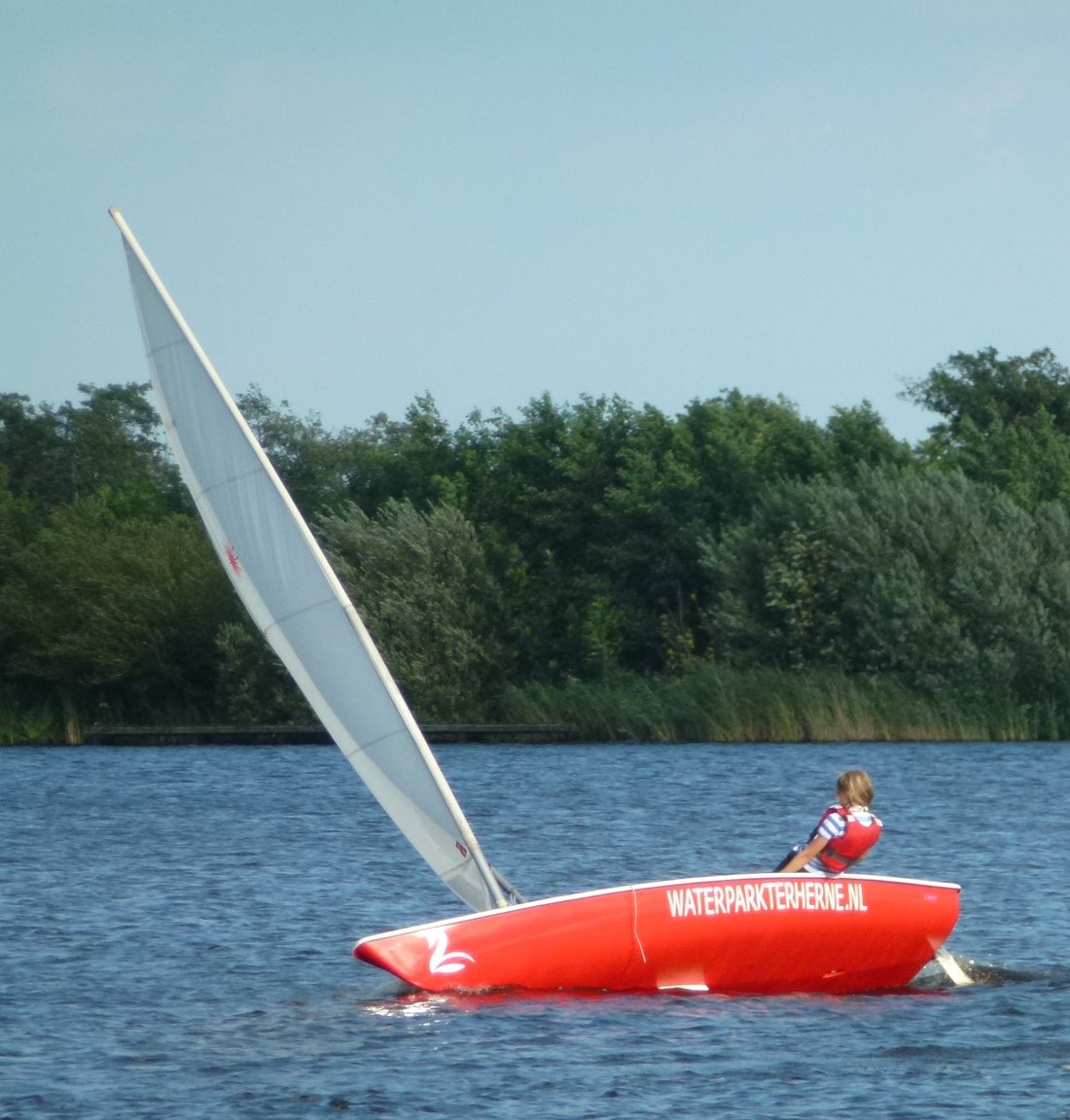 Laser | Zeilboot ufo polyvalk Tirion Fox Laser huren Friesland