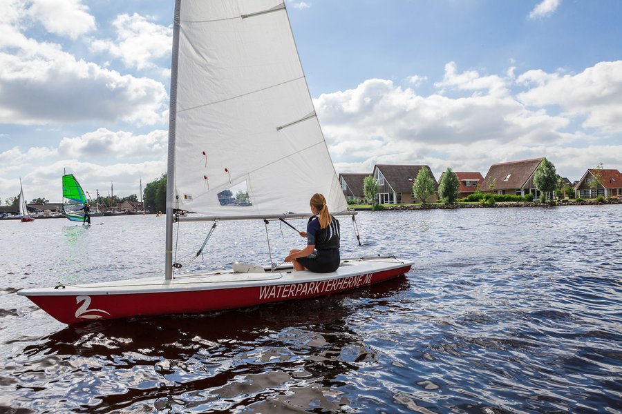 Laser | Zeilboot ufo polyvalk Tirion Fox Laser huren Friesland
