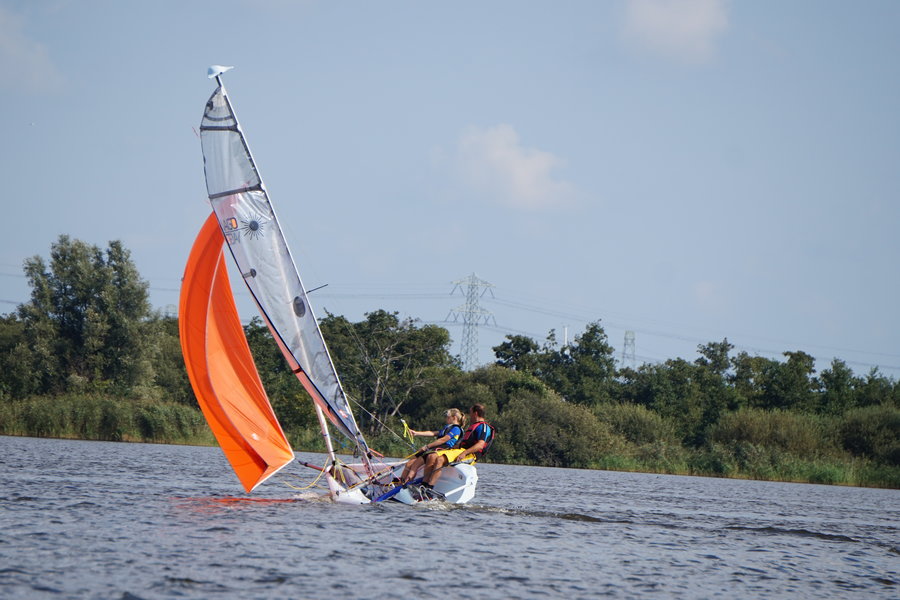 Laser Vago | Zeilboot ufo polyvalk Tirion Fox Laser huren in Friesland ...